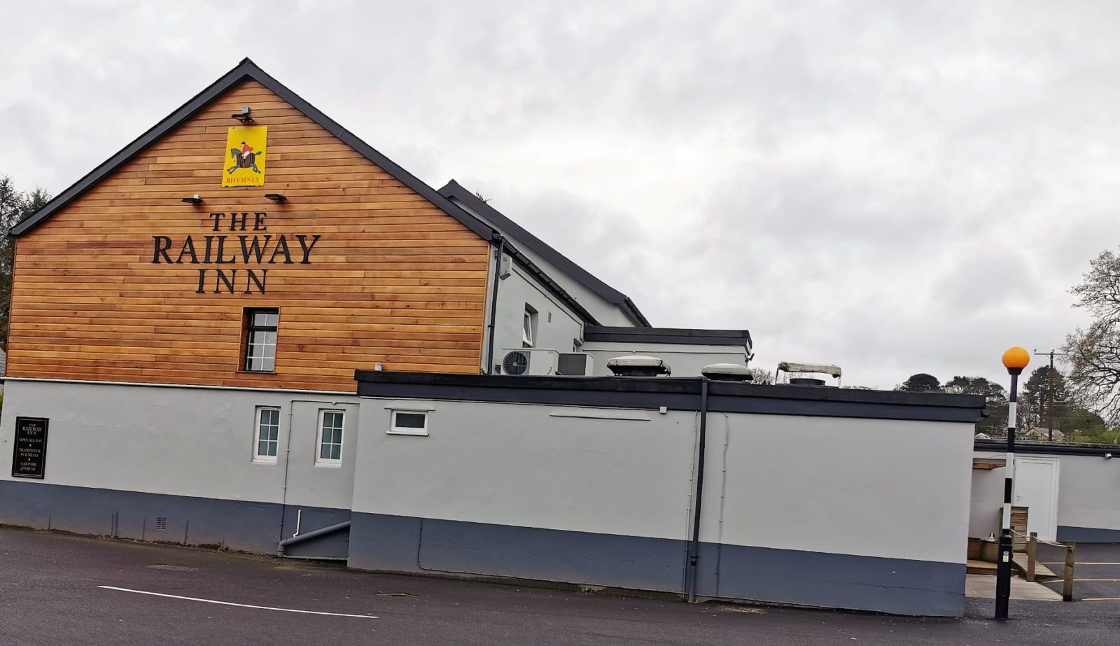 Drinking Pubs – Treharris District